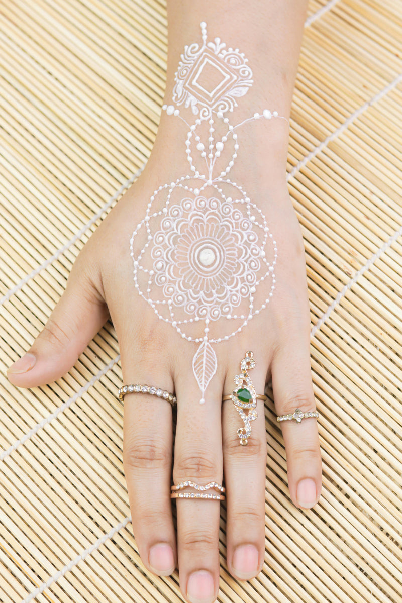 White Henna: The Elegant Alternative to Traditional Henna – SAYEZA